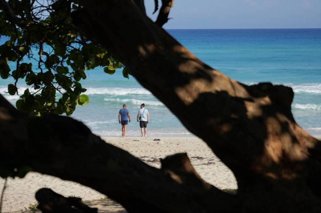 TV show helps B.C. father, son forge bond in Cuba after 11 years apart ...